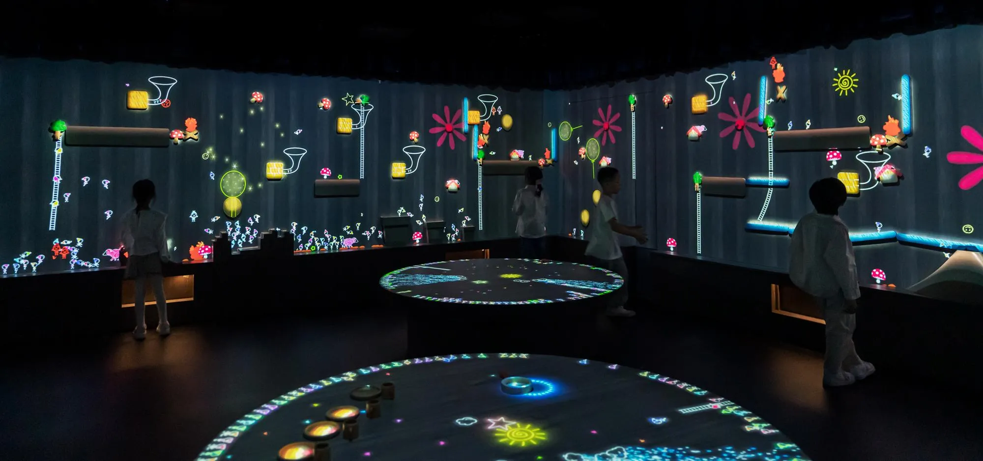 A Musical Wall where Little People Live | teamLab